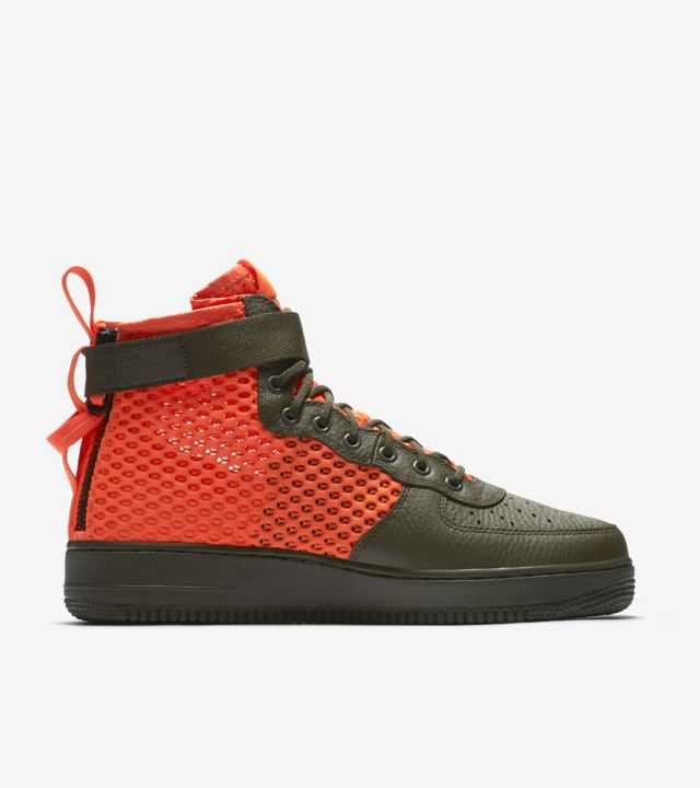 Nike SF AF-1 Mid 'Cargo Khaki & Total Crimson'. Nike SNKRS SE