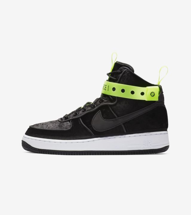 . Nike SNKRS JP