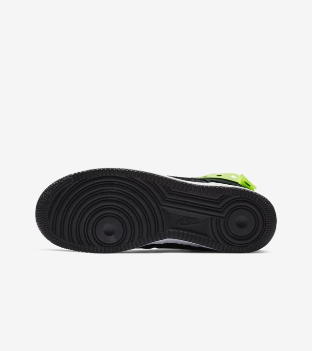 . Nike SNKRS JP