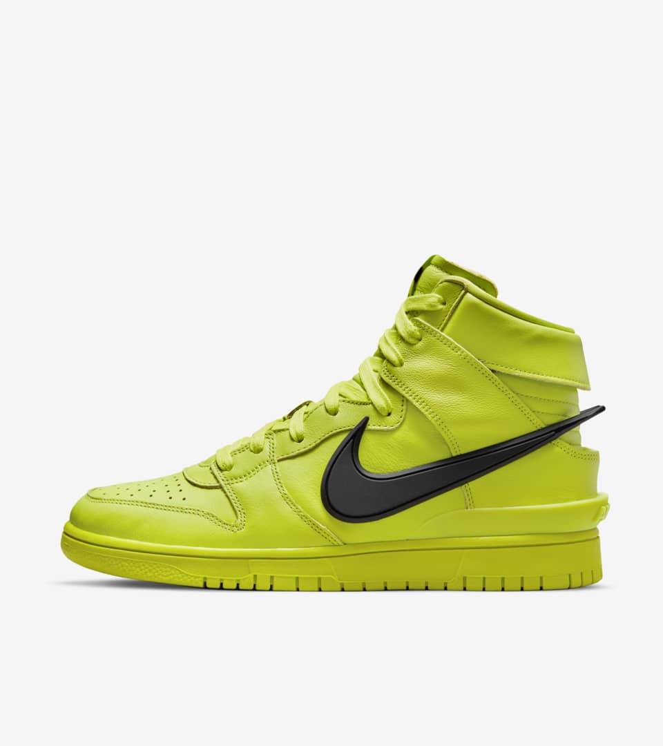 วันเปิดตัว Dunk High x AMBUSH “Flash Lime”. Nike SNKRS