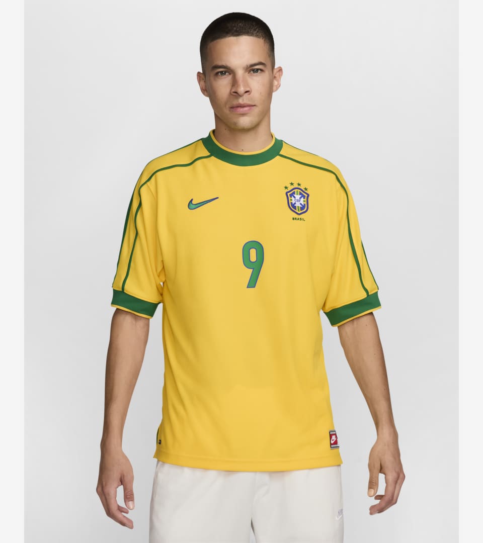 Col·lecció de roba. Nike SNKRS