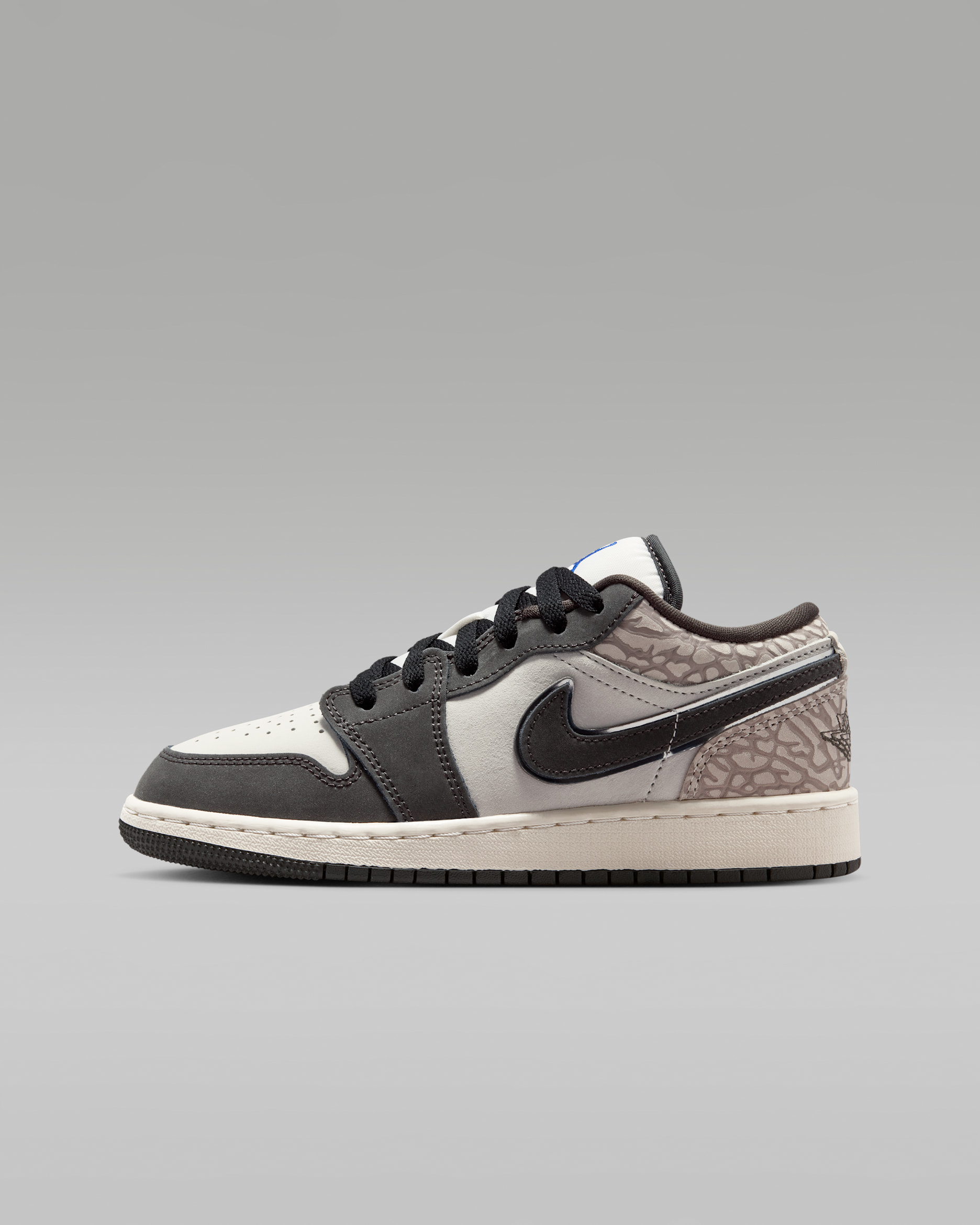 Air Jordan 1 Low SE Genç Çocuk Ayakkabısı. Nike TR