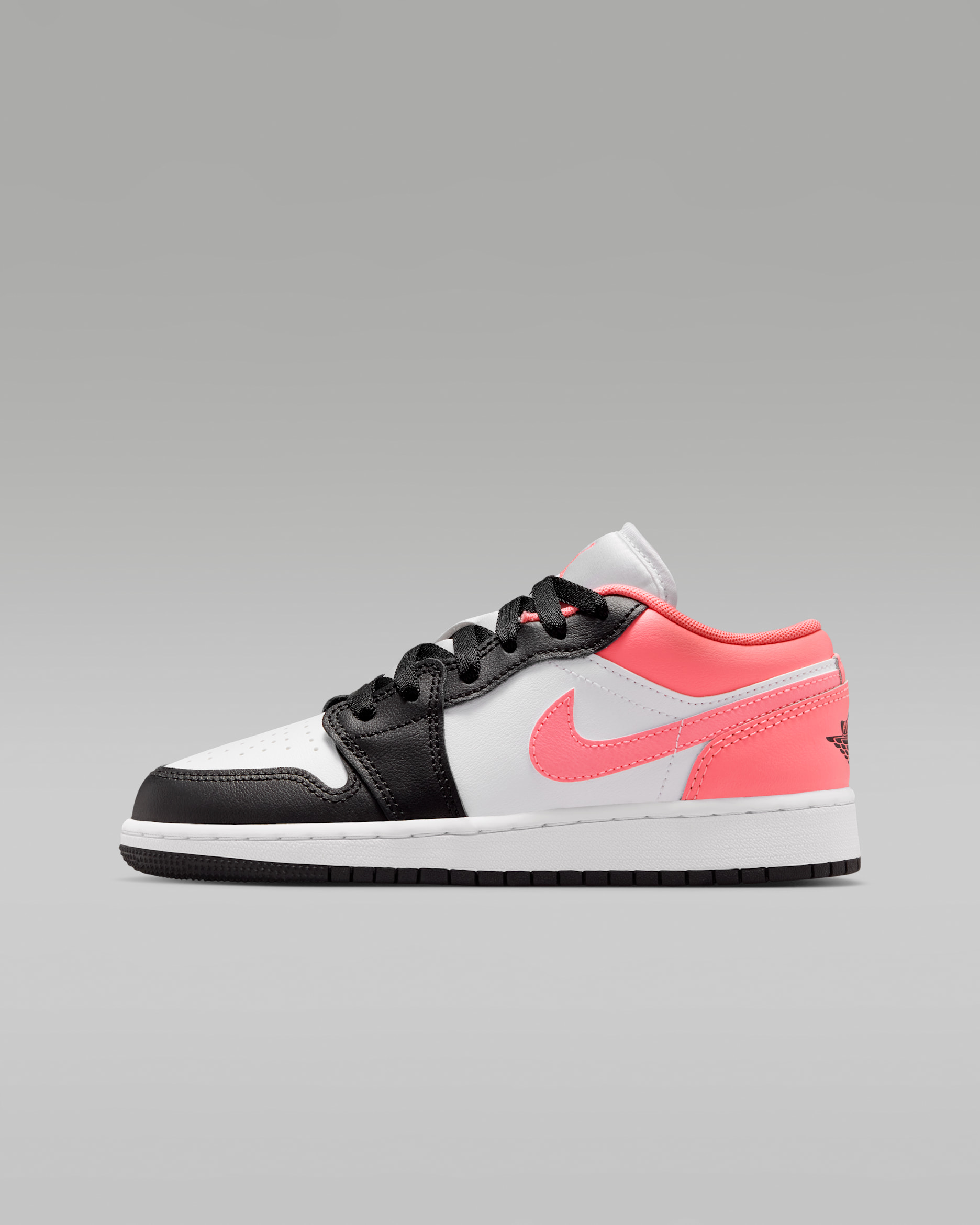 Air Jordan 1 Low Older Kids' Shoes. Nike BG