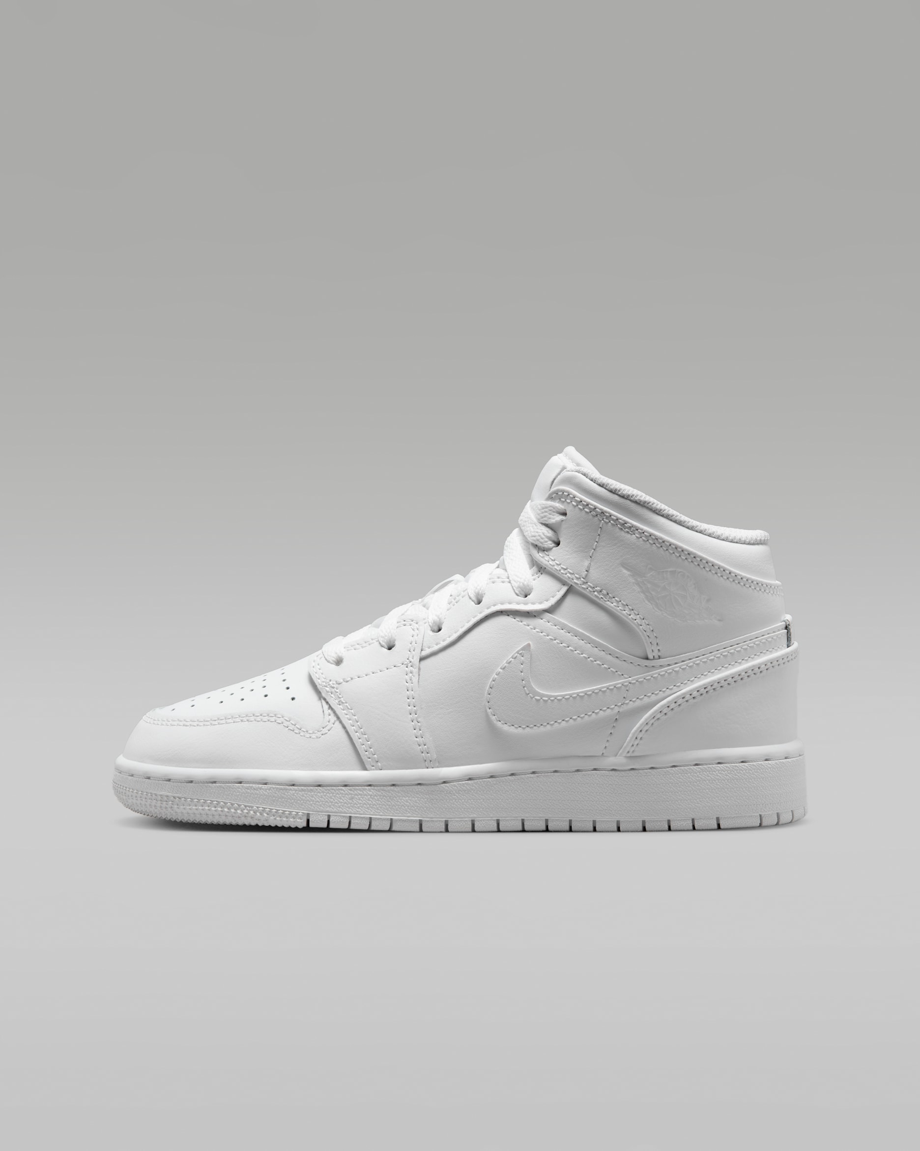 Jordan 1 Mid Older Kids' Shoes. Nike VN