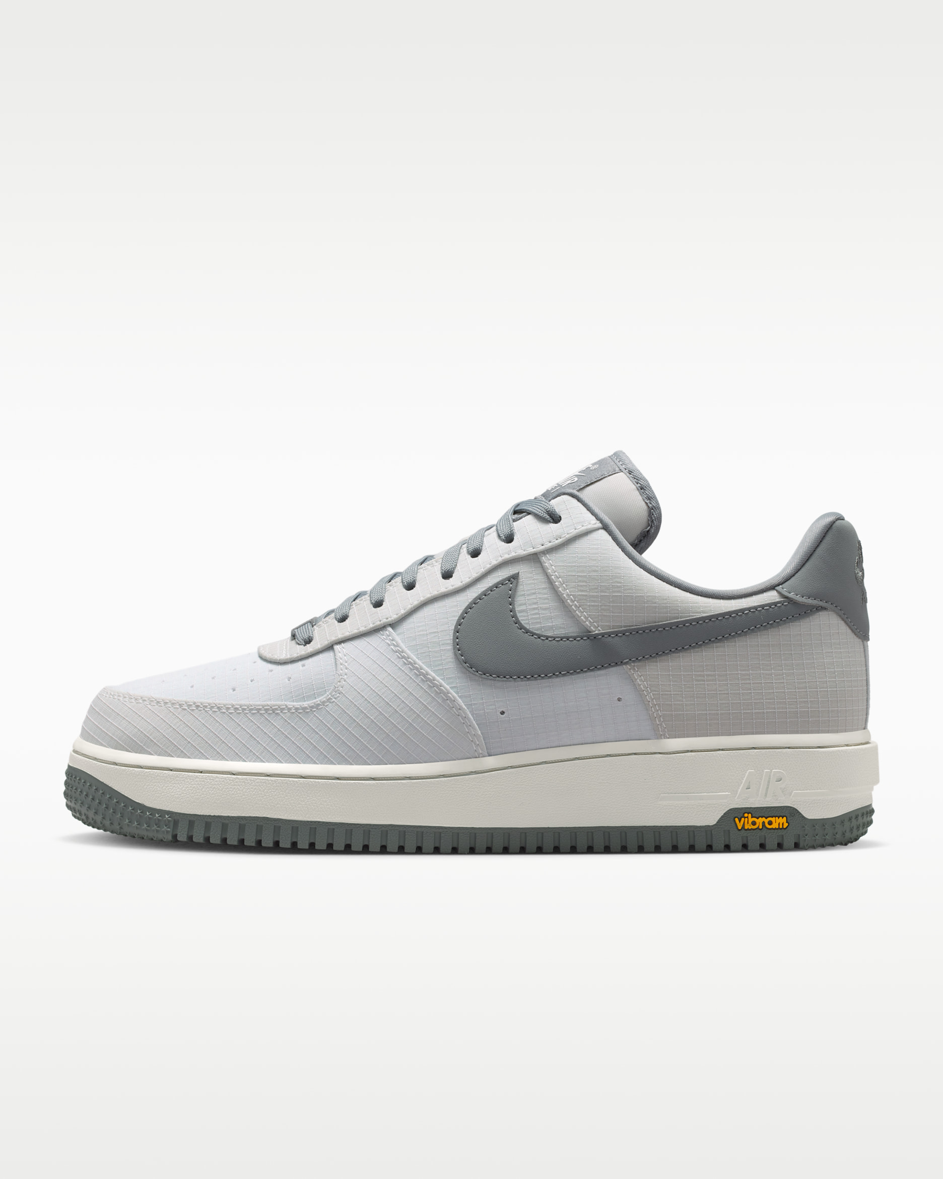 Nike Air Force 1 ’07 LX Vibram herresko. Nike NO