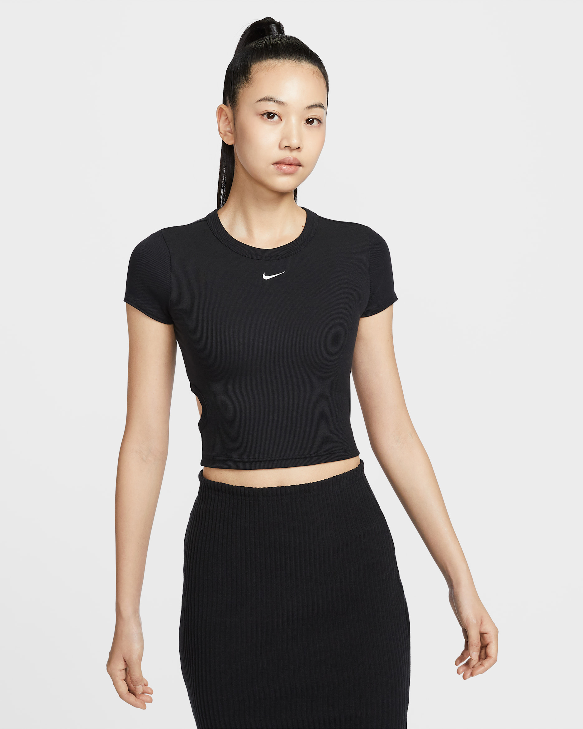 Nike Sportswear Chill Knit Women's Tight Short-Sleeve Cropped Mini-Rib Top. Nike IN