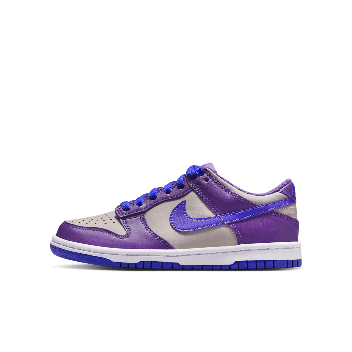 Grey Nike Dunk Shoes. Nike.com