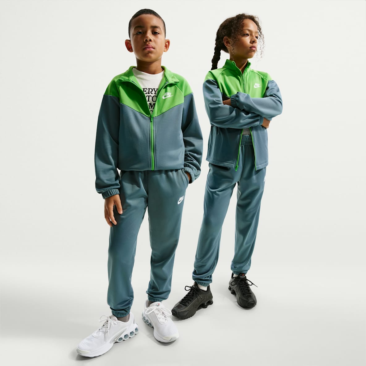 Older Kids (XS-XL) Grey Staying Dry Tracksuit Tops. Nike ZA