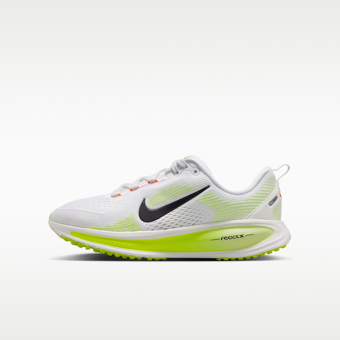 White Nike Vomero. Nike ZA