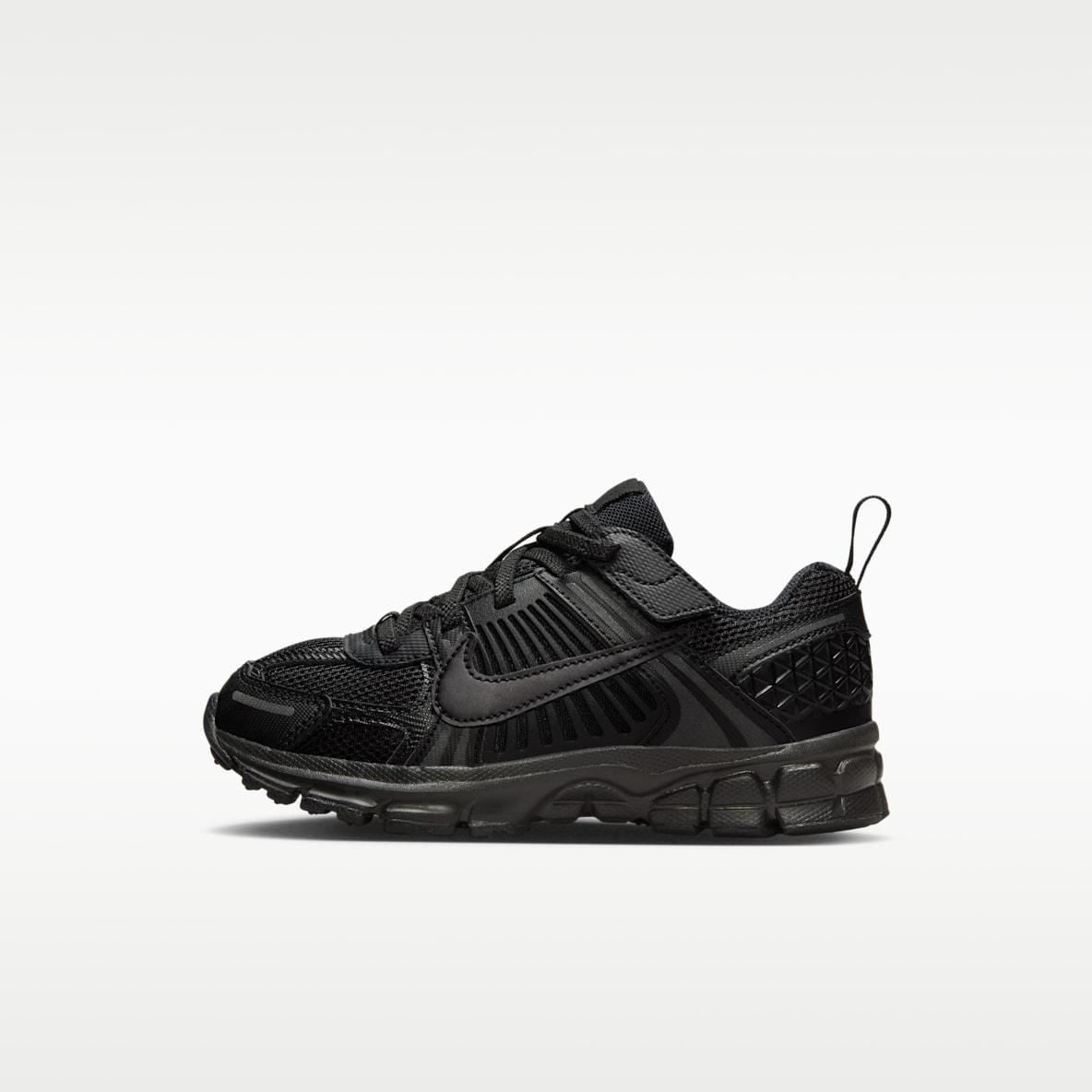 Little Kids Zoom Vomero Shoes. Nike.com