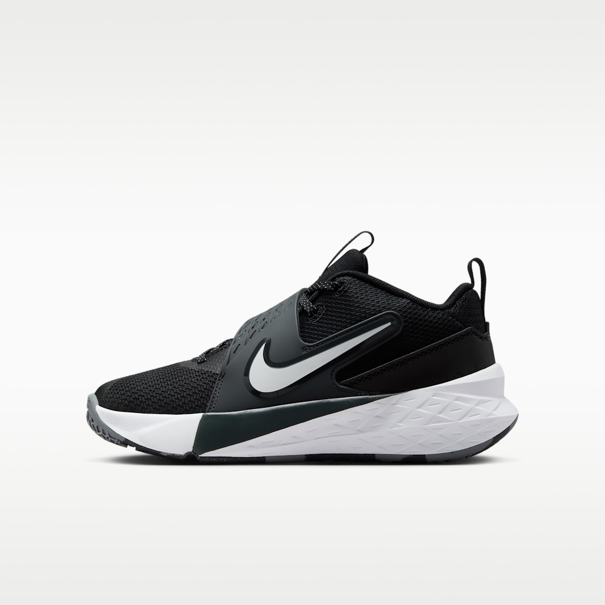 Girls Basketball Shoes. Nike CA