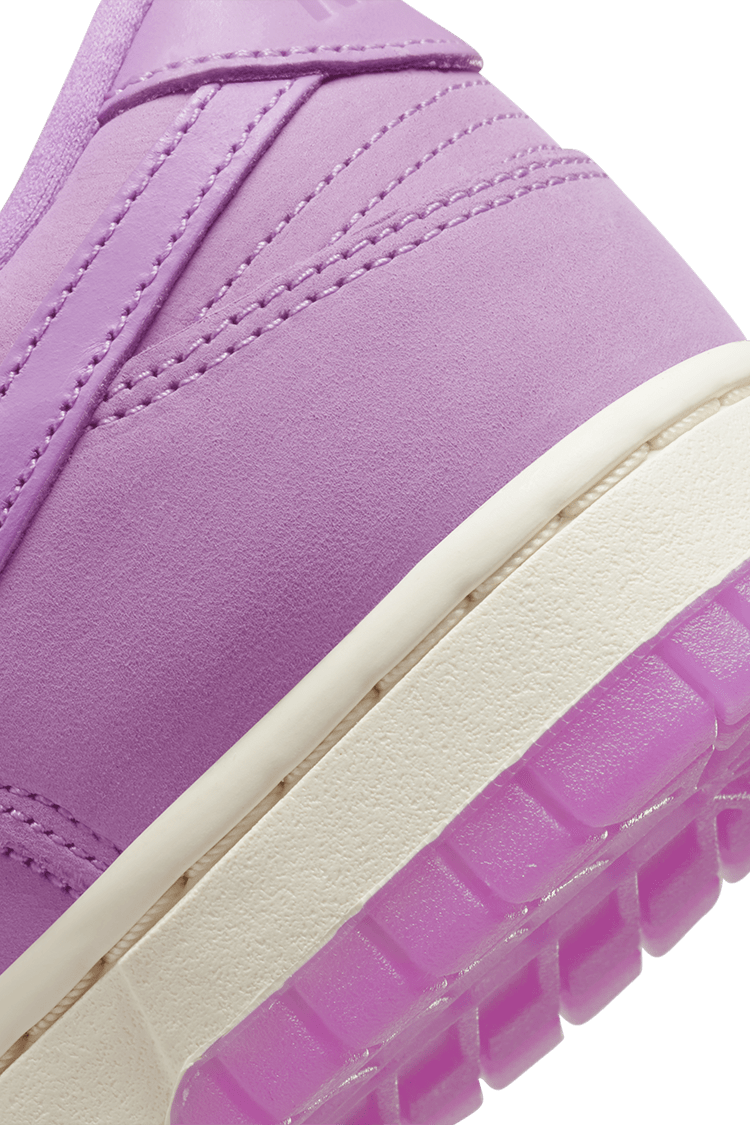 วันเปิดตัว Dunk Low "Rush Fuchsia" ผู้หญิง (DV7415-500) . Nike SNKRS