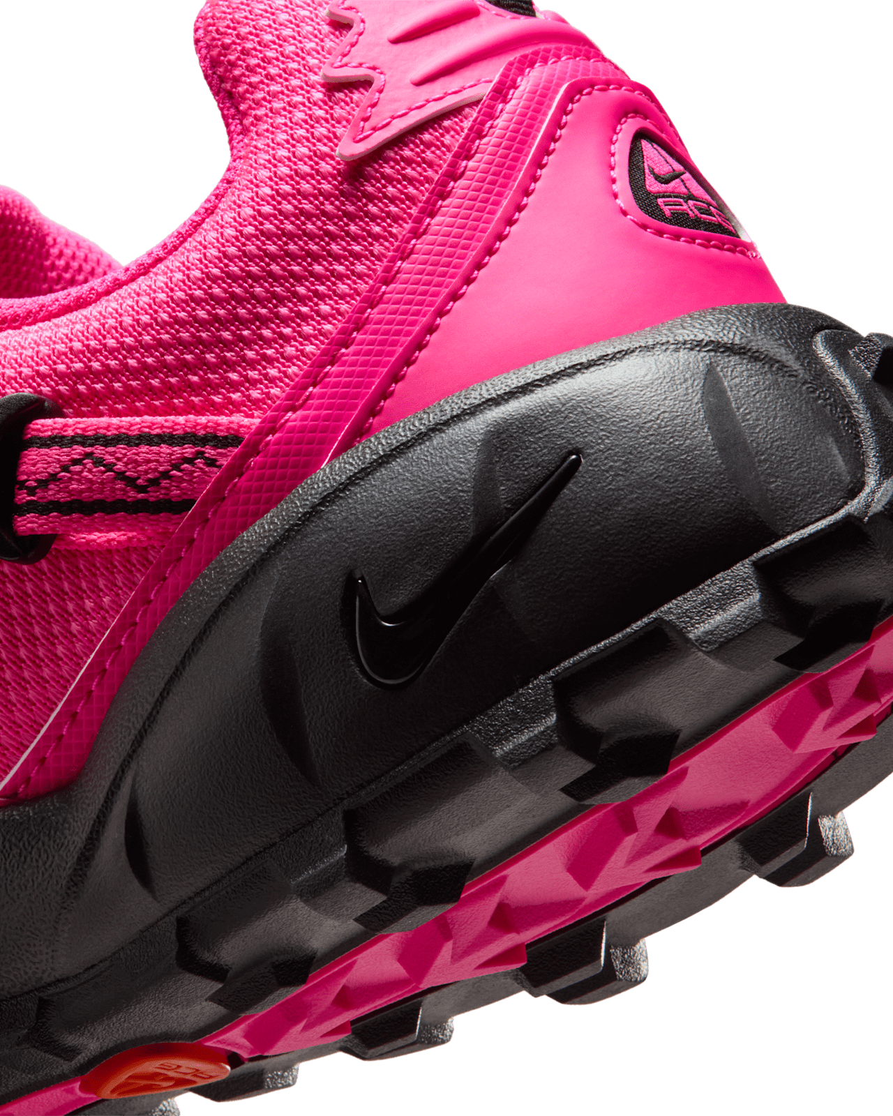 ACG 파사드 'Hyper Pink and Black'(HM7133-600) 출시일. Nike SNKRS