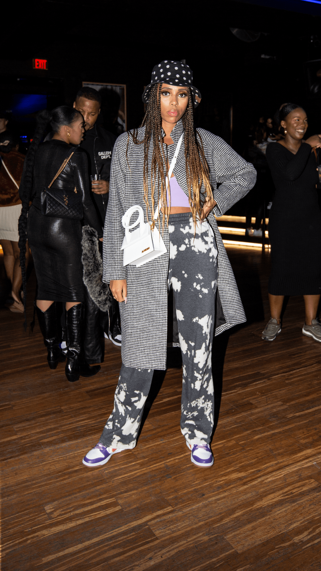 Street SNKRS - Yardrunners: AF1 Celebration Party. Nike SNKRS