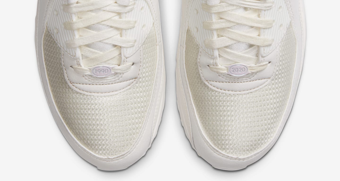 วันเปิดตัว Air Max 90 “CS”. Nike SNKRS