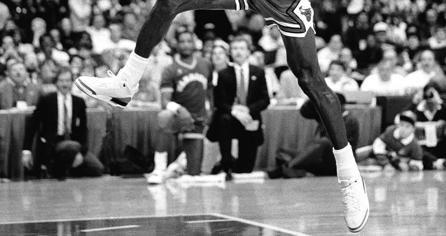 This Day in SNKRS: The Free Throw Line Dunk. Nike SNKRS