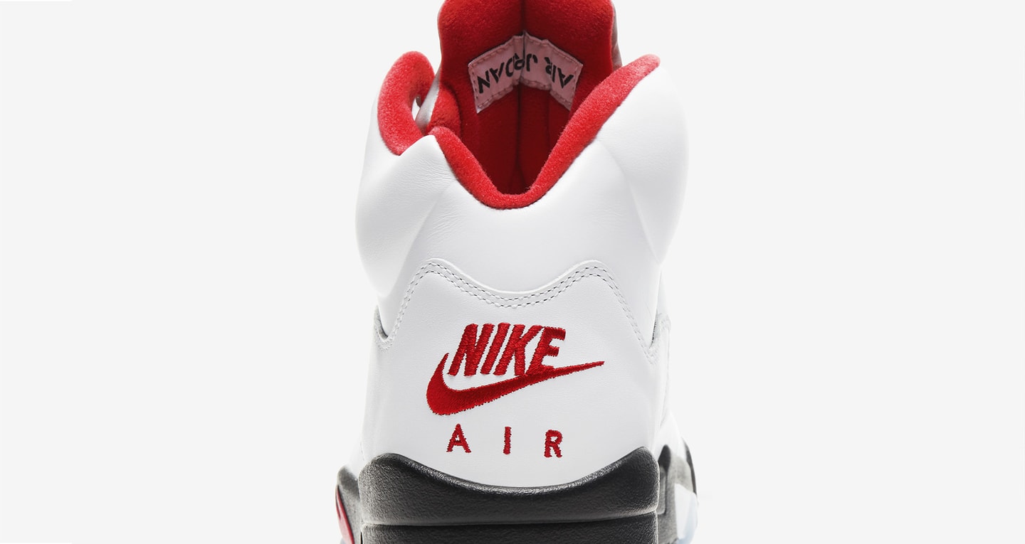 Ημερομηνία κυκλοφορίας του Air Jordan 5 "Fire Red". Nike SNKRS