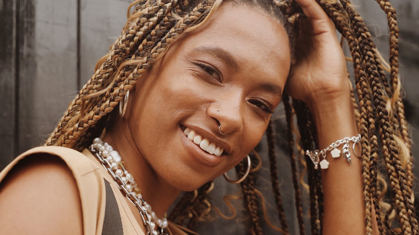 Women's Air Jordan 4 Shimmer. Nike SNKRS