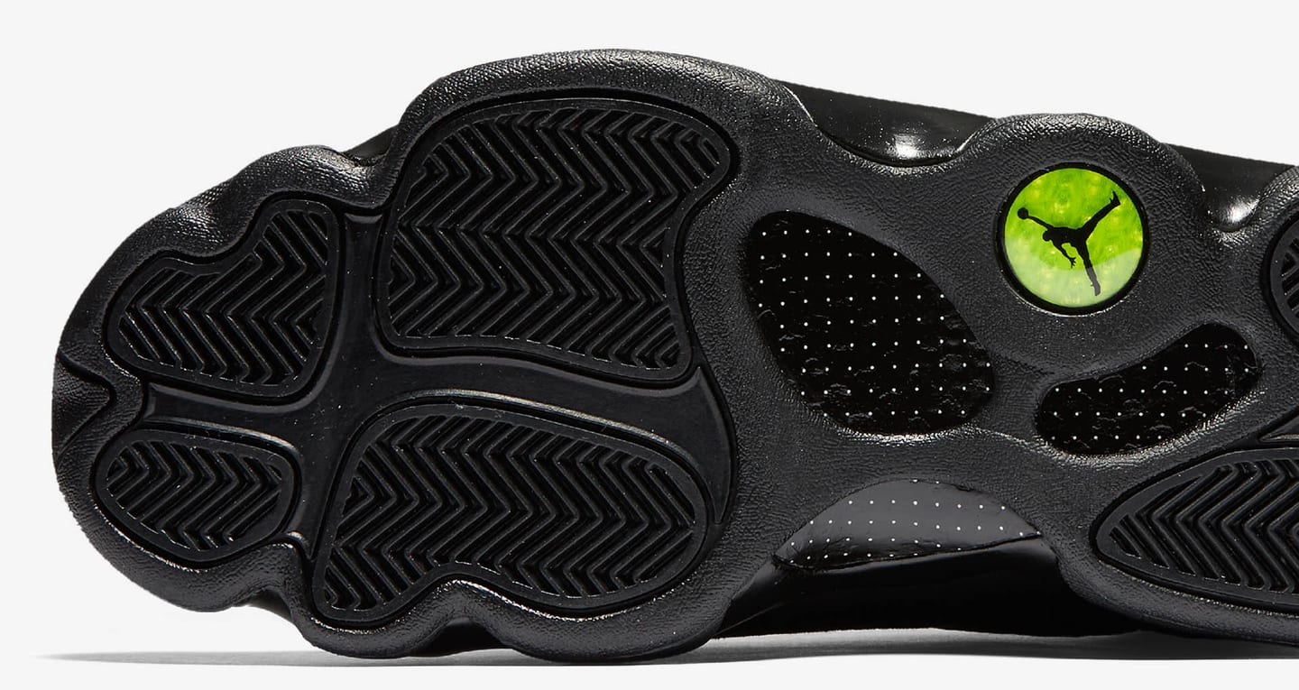 Air Jordan 13 Retro "Black Cat". Nike SNKRS