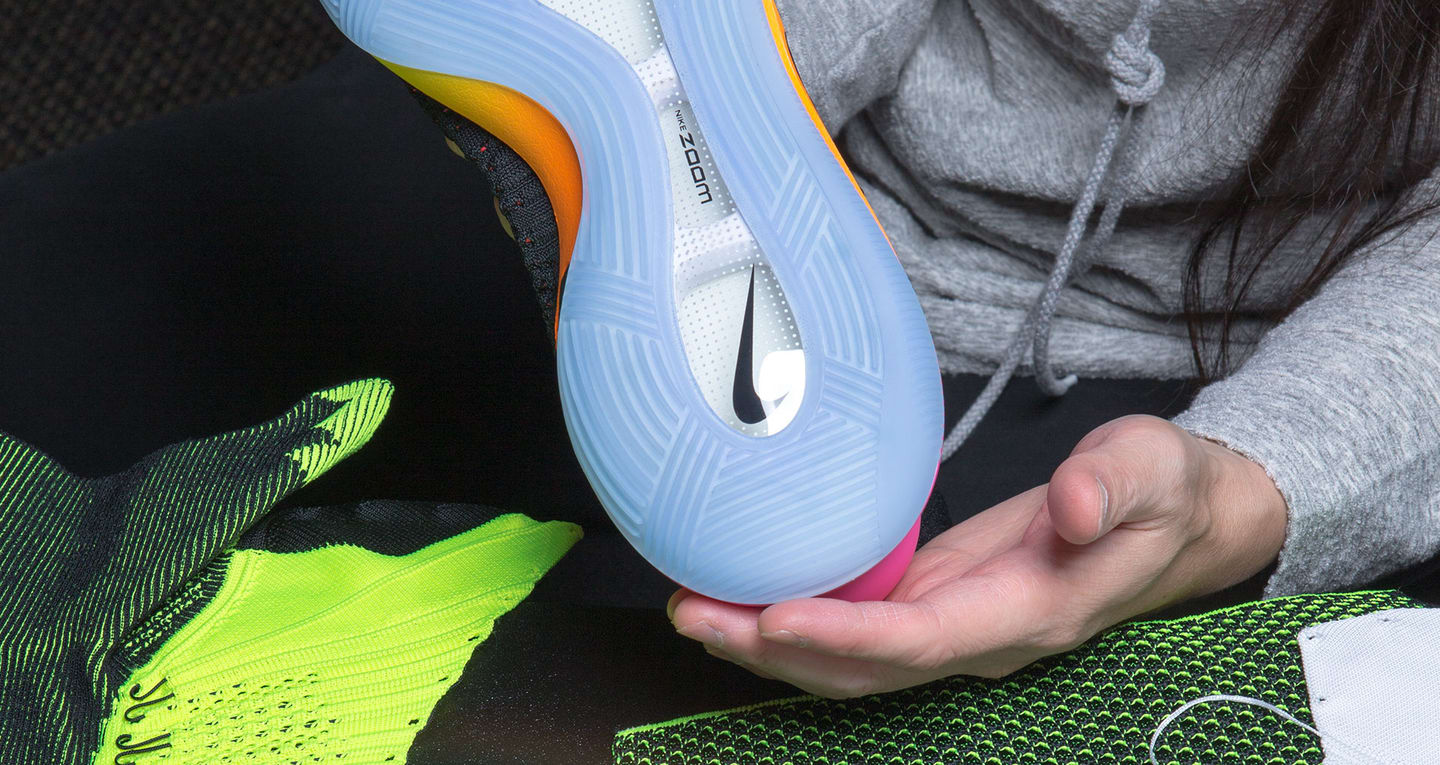 Behind the Design: Nike Hyperdunk 2016 Flyknit. Nike SNKRS