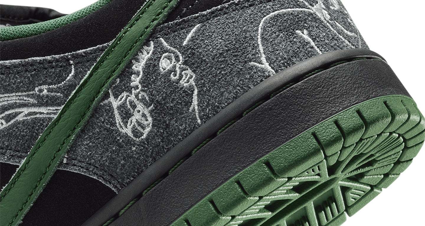 Nike SB Dunk Low Pro x There 'Anthracite and Gorge Green' (HF7743-001 ...