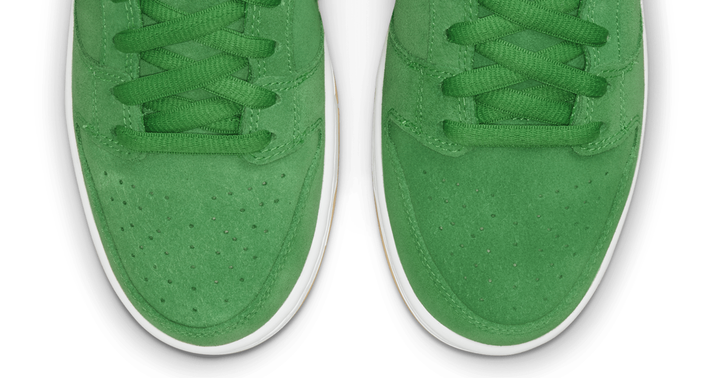 SB Dunk Low Pro 'Shamrock' (BQ6817-303) Release Date. Nike SNKRS