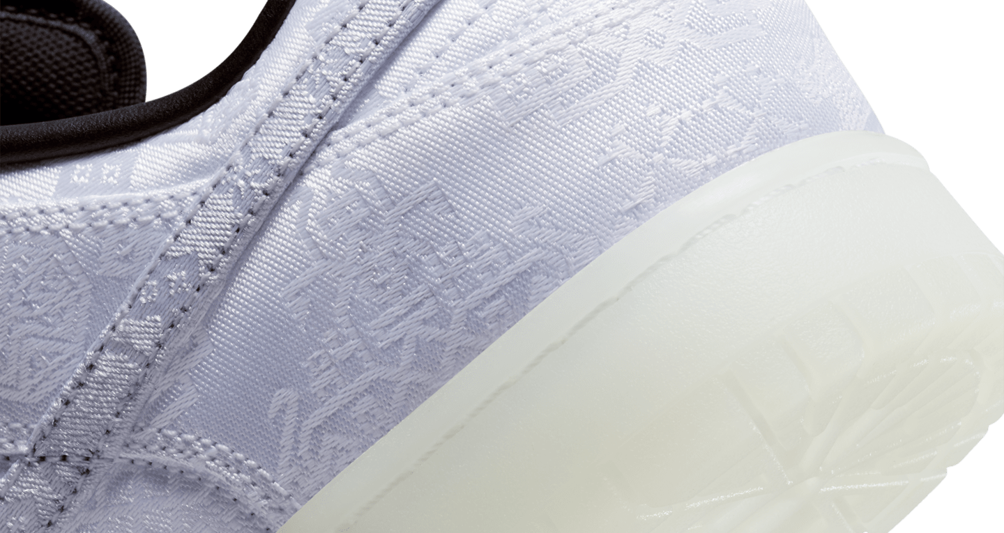 Dunk Low x CLOT x Fragment Design 'Black and White' (FN0315-110 ...