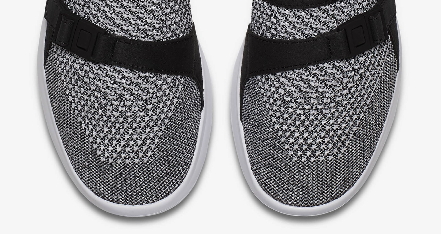 Γυναικείο Nike Air Sock Racer Ultra Flyknit "Black & White". Nike SNKRS