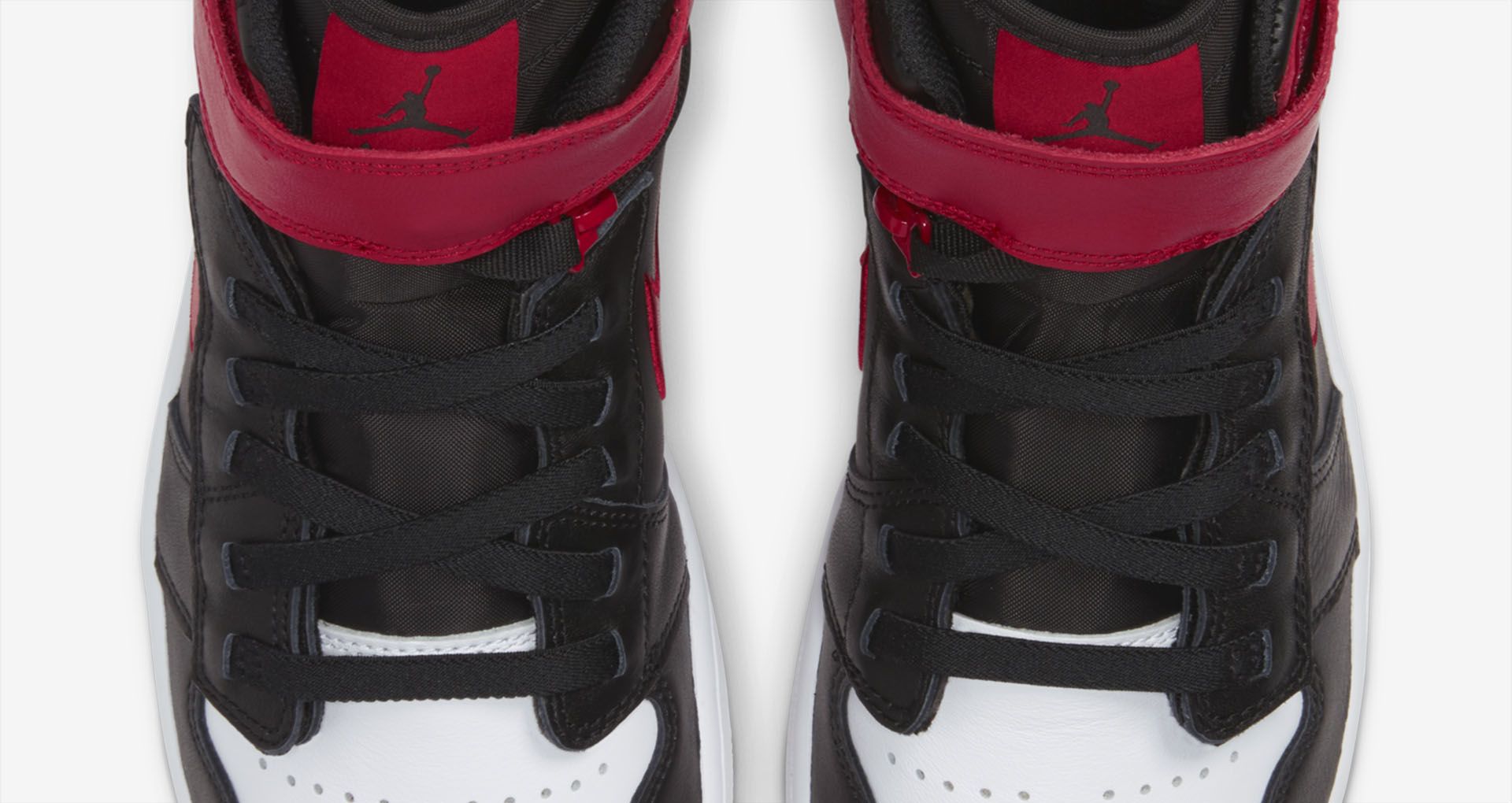 【NIKE公式】エア ジョーダン 1 HIGH フライイーズ 'Black/Particle Grey/White/Gym Red ...