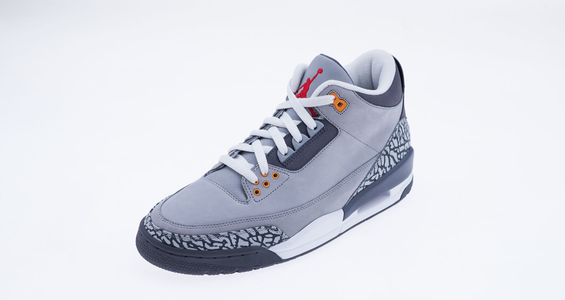 No interior do The Vault: Air Jordan 4 "Cinzento Cool". Nike SNKRS PT