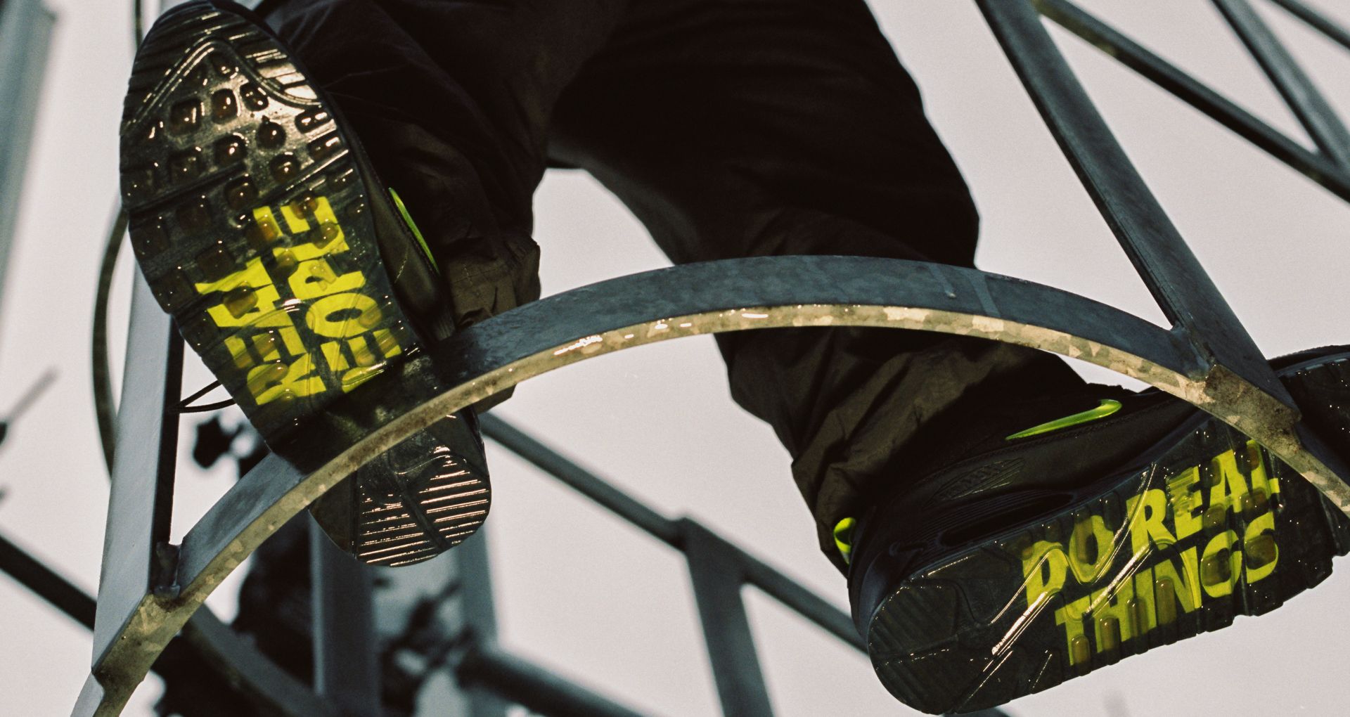 À l'origine du design : BSMNT AM90. Nike SNKRS FR