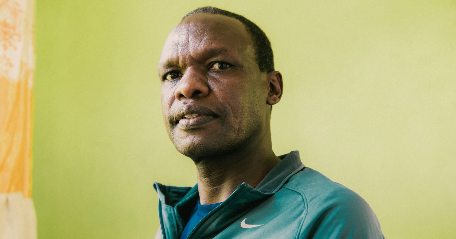 How to Deal With Controlling Sports Parents, According to Coach Patrick ...