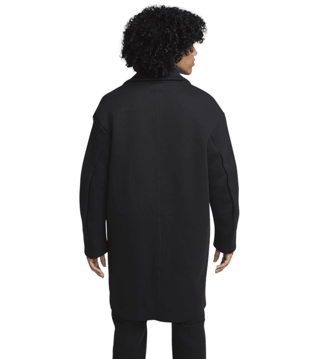 วันเปิดตัว Nike Tech Fleece Reimagined Outerwear Collection. Nike SNKRS TH
