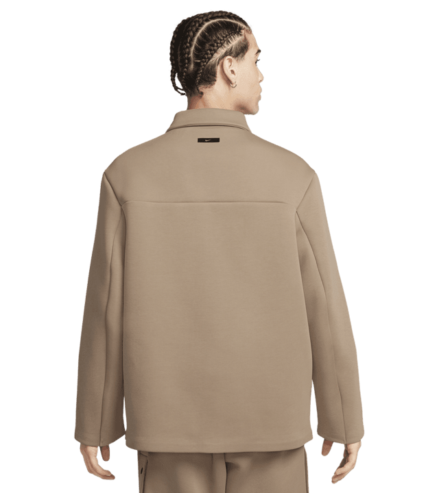 วันเปิดตัว Nike Tech Fleece Reimagined Outerwear Collection. Nike SNKRS TH