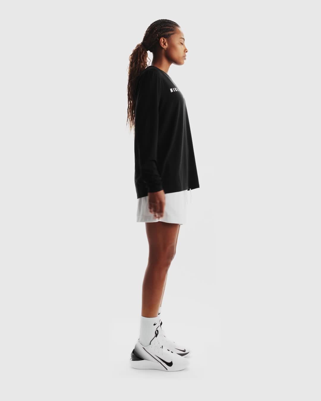 Nike Women's Dri-FIT Long-Sleeve Warm-Up Basketball Top. Nike DK