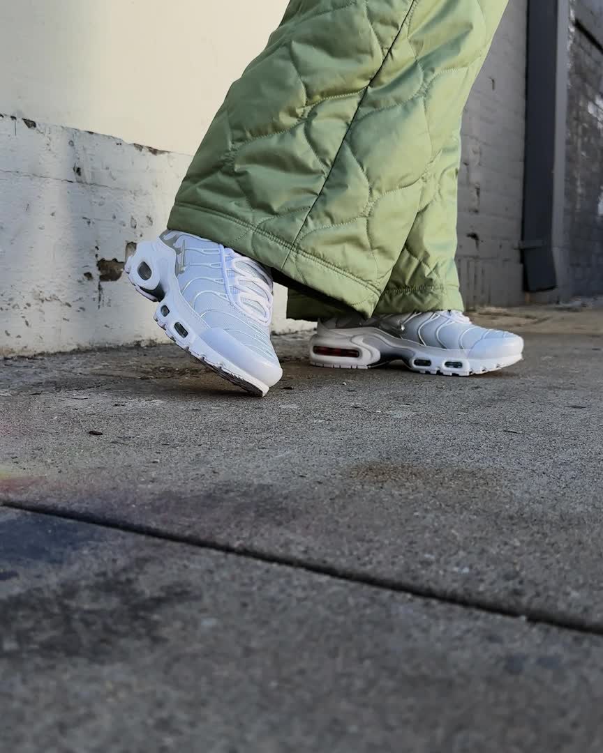 Nike Air Max Plus Women's Shoes. Nike FI