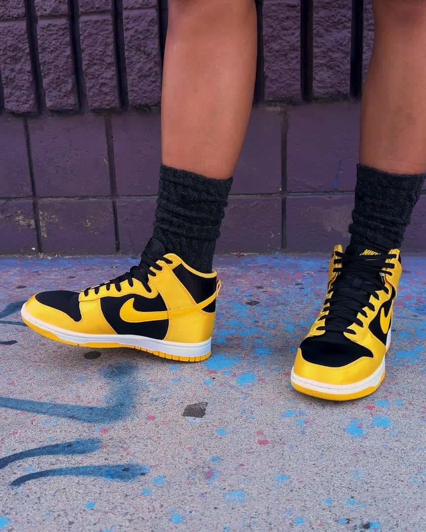 Nike Dunk High Women's Shoes. Nike SK