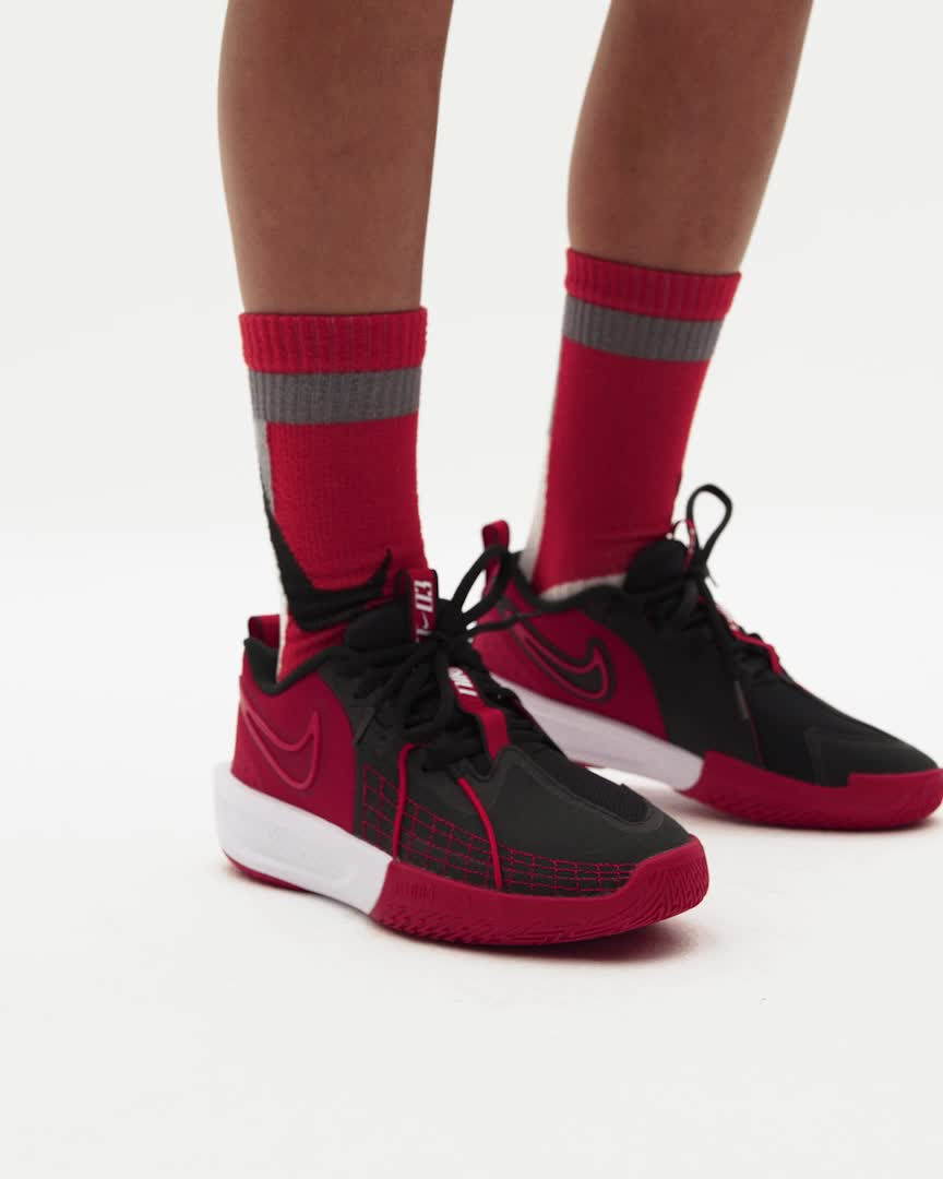 Nike G.T. Cut 3 Older Kids' Basketball Shoes. Nike SG