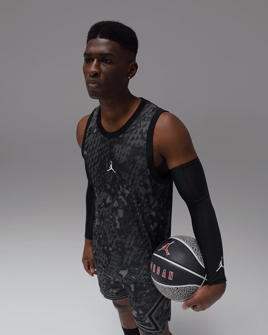 Jordan Sport Men's Dri-FIT Mesh Top. Nike VN